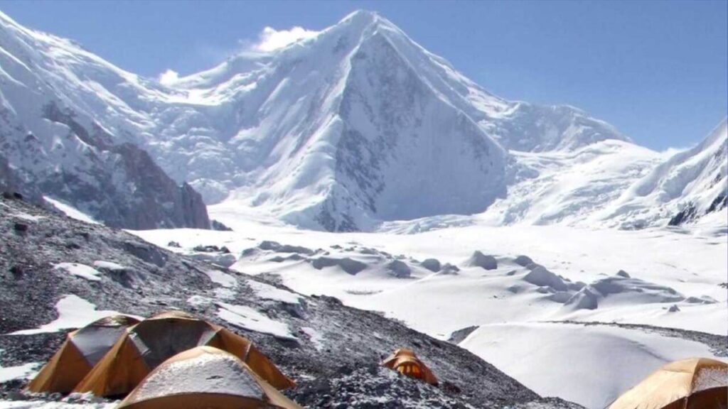 Famous Mountains in Pakistan