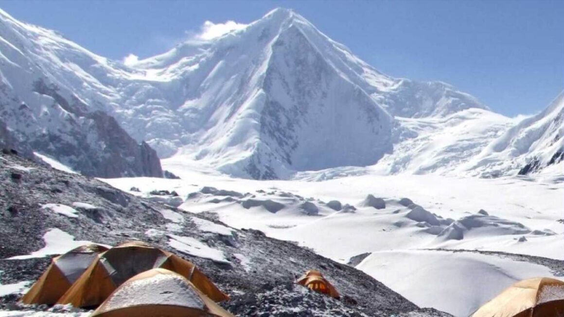 Famous Mountains in Pakistan